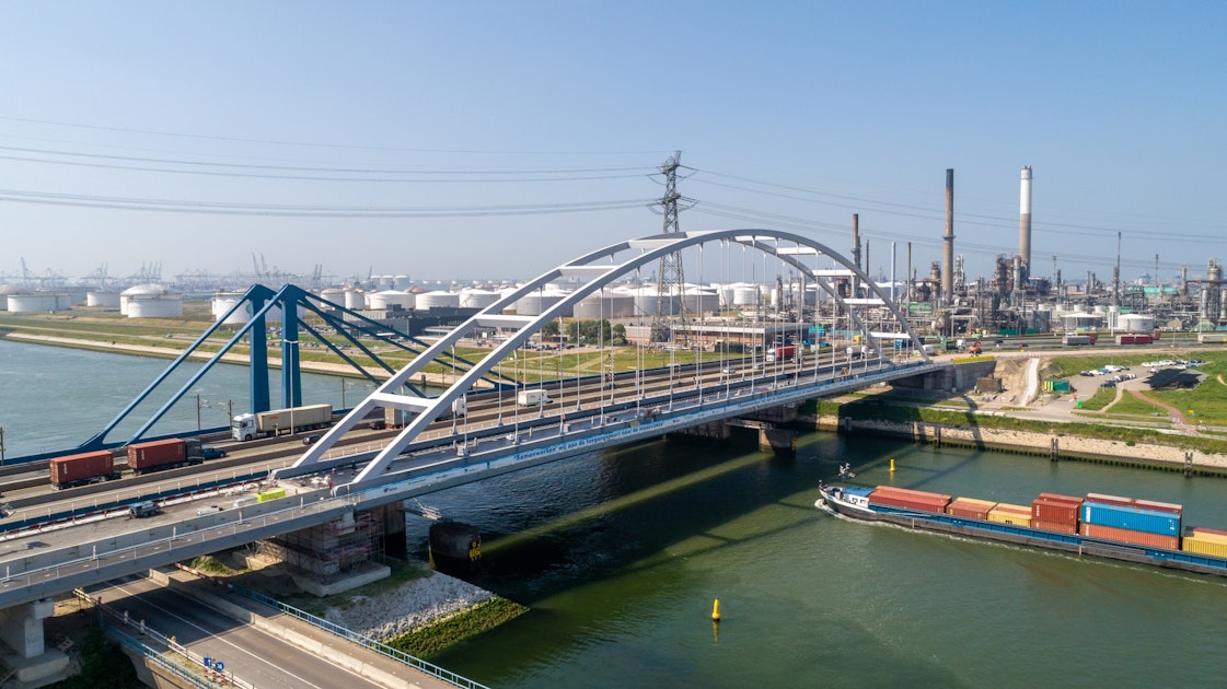 Suurhoffbrug: puzzelen op de vierkante meter